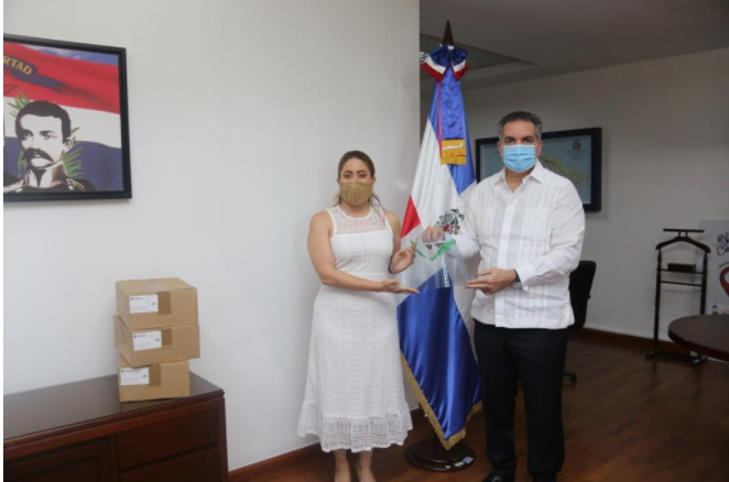 Propeep entrega a Prosoli visores contra COVID-19 para personal médico